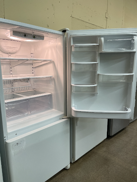 Amana Bottom Freezer Refrigerator - 5724 – Shorties Appliances And More ...